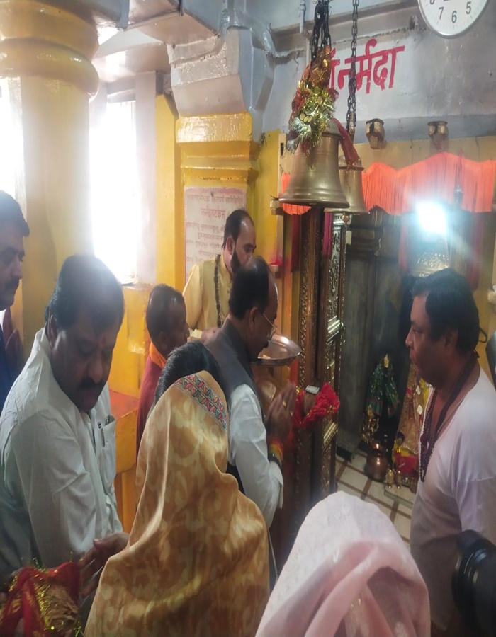 Anuppur News छत्तीसगढ़ के डिप्टी सीएम अरुण साव पहुंचे अमरकंटक मां नर्मदा की पूजा अर्चना